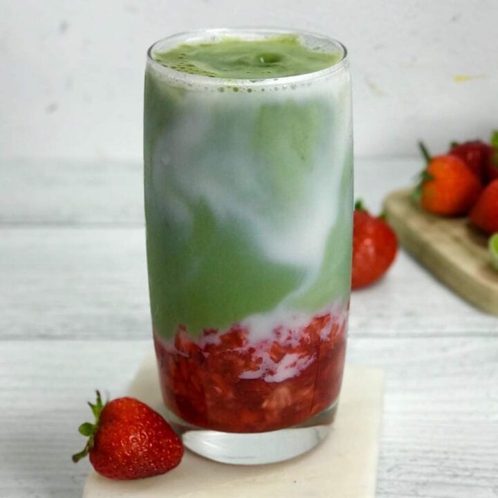 How to Make Strawberry Matcha Latte - Love Mischka