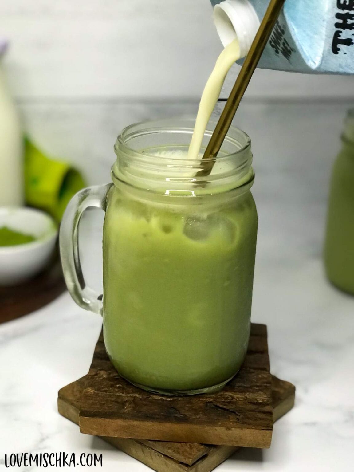 Iced Matcha Latte Recipe Oat Milk {Easy 3-Minute Recipe} - Love Mischka