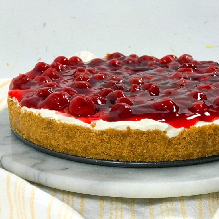 How to Make Cherry Cheesecake {No Bake} - Love Mischka