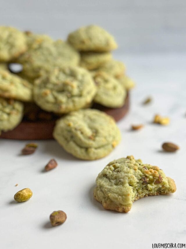Chewy Pistachio Cookie Recipe - Love Mischka